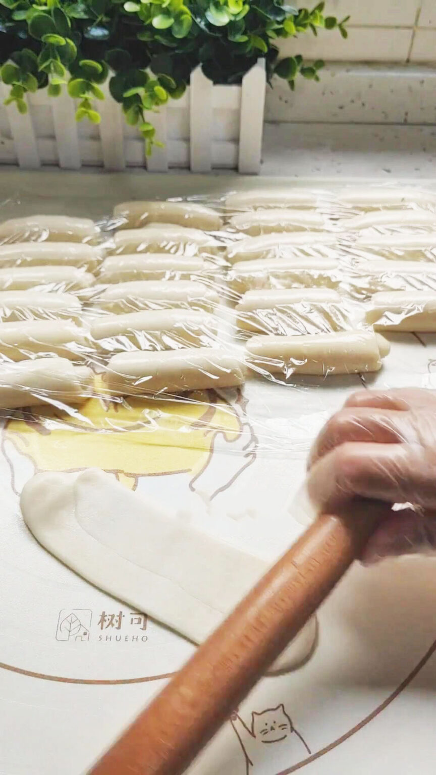 Golden Salted Egg Yolk Pastry (Dan Huang Su) - Nana With Chopstick