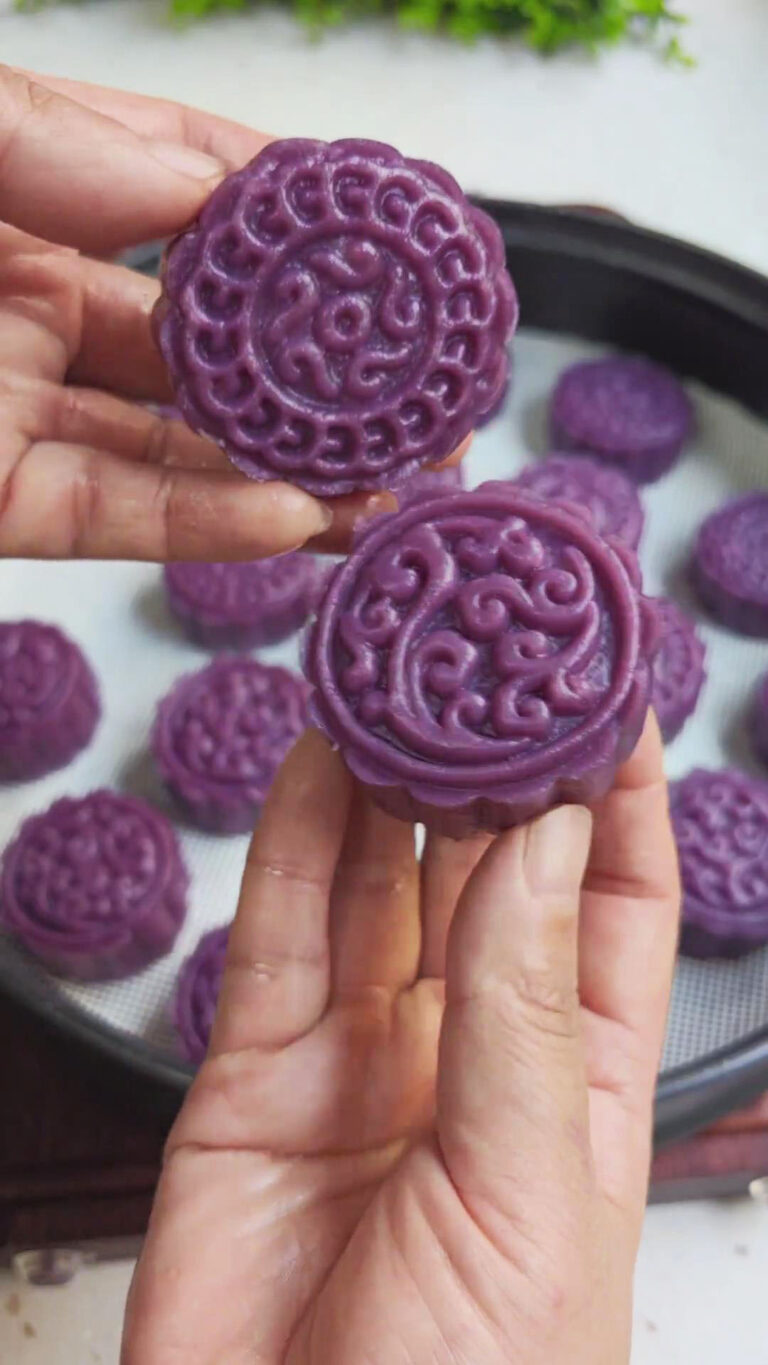 Purple Sweet Potato Mooncakes - Nana With Chopstick