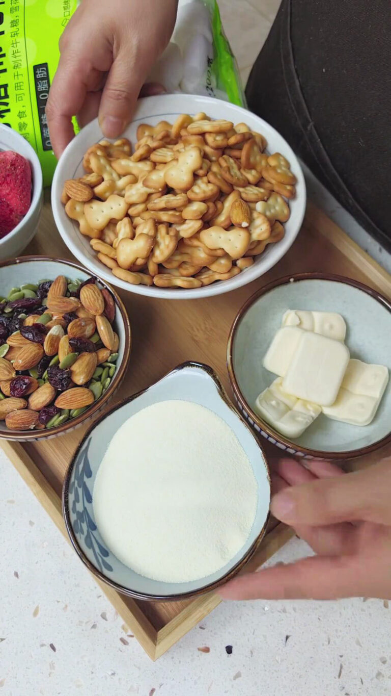 Easy Homemade Snowflake Crisp: A Festive Treat - Nana With Chopstick