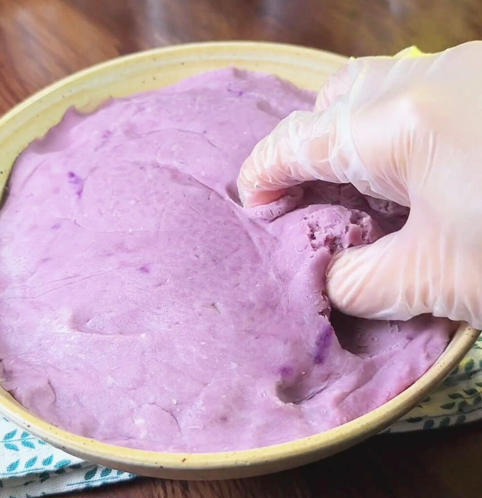 How to Make Taro Paste - Nana With Chopstick