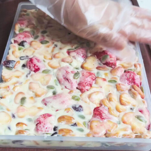 Easy Homemade Snowflake Crisp: A Festive Treat - Nana With Chopstick