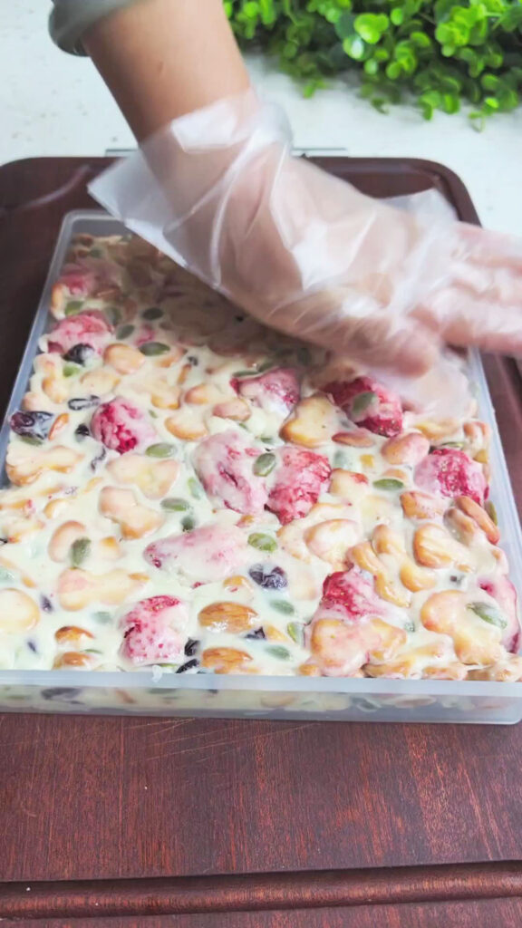 Easy Homemade Snowflake Crisp: A Festive Treat - Nana With Chopstick