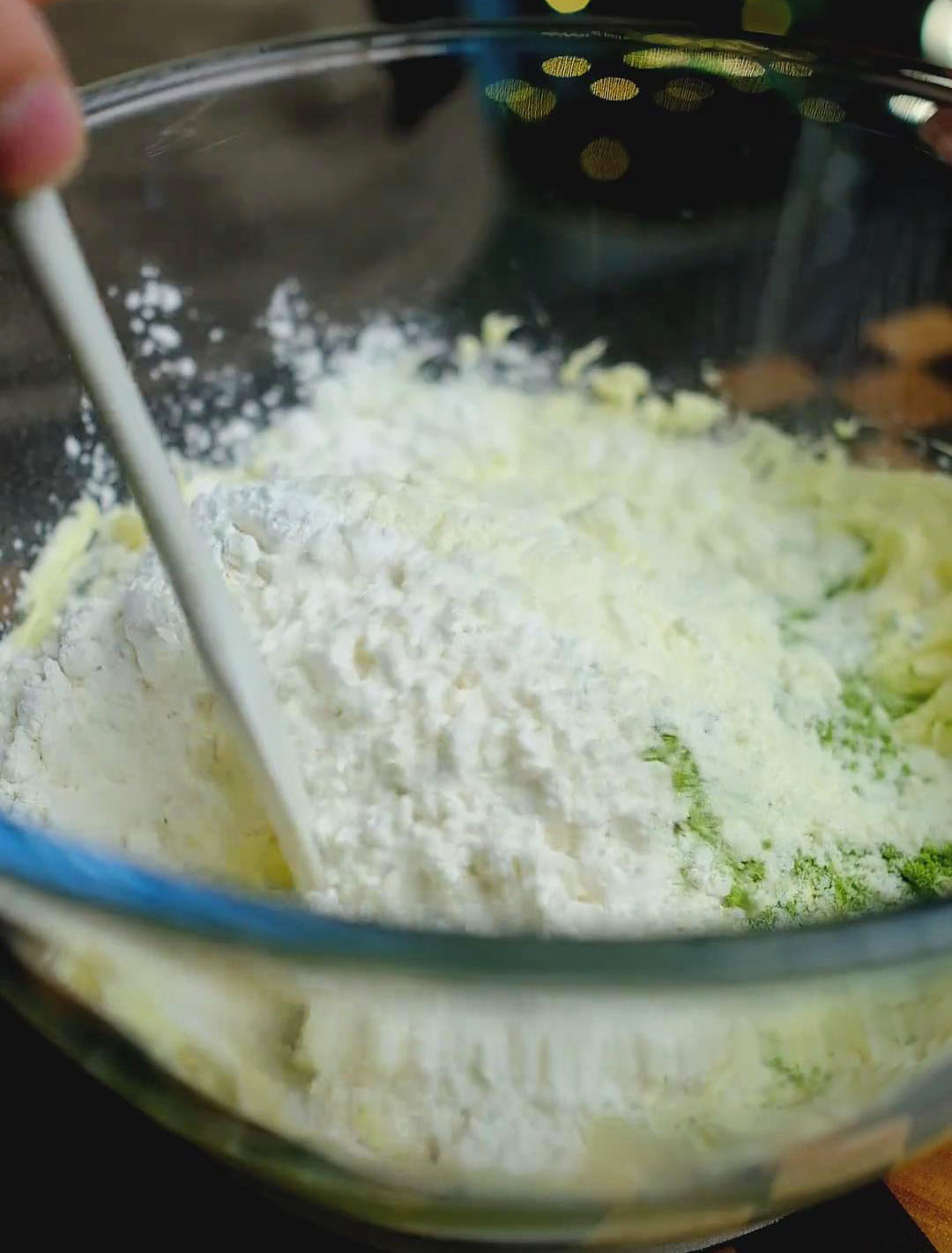 Pandan Mooncakes with Crispy Crust: A Unique Mid-Autumn Delight - Nana With Chopstick