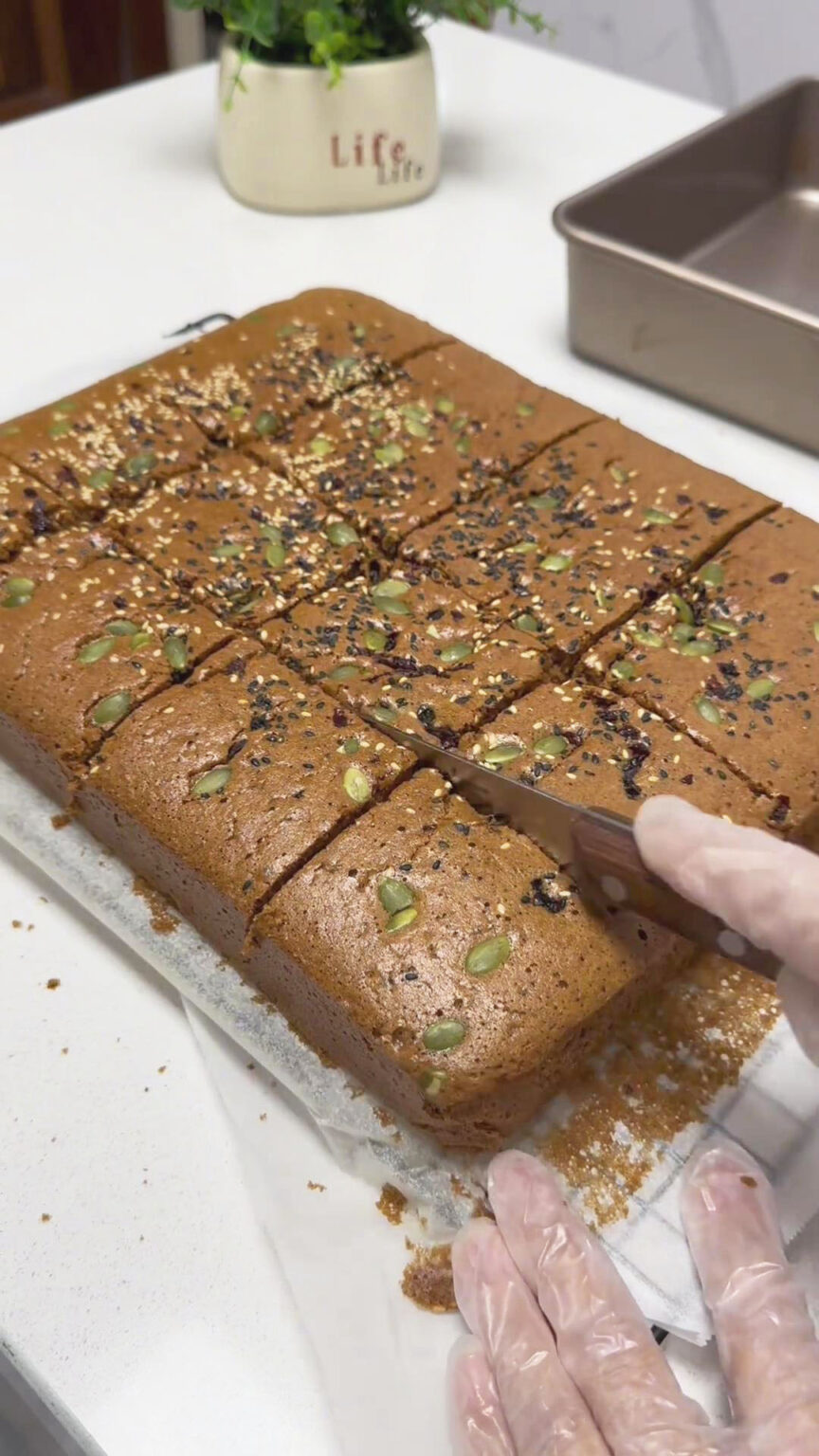 Jujube Cake With Walnut Recipe - Nana With Chopstick