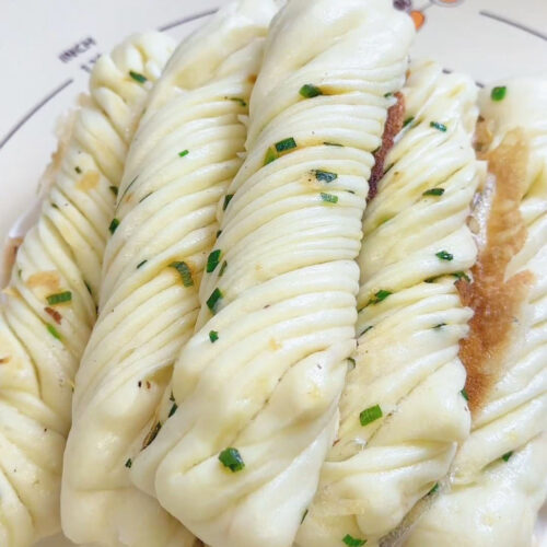 Pan-Fried Flower Buns - Nana With Chopstick