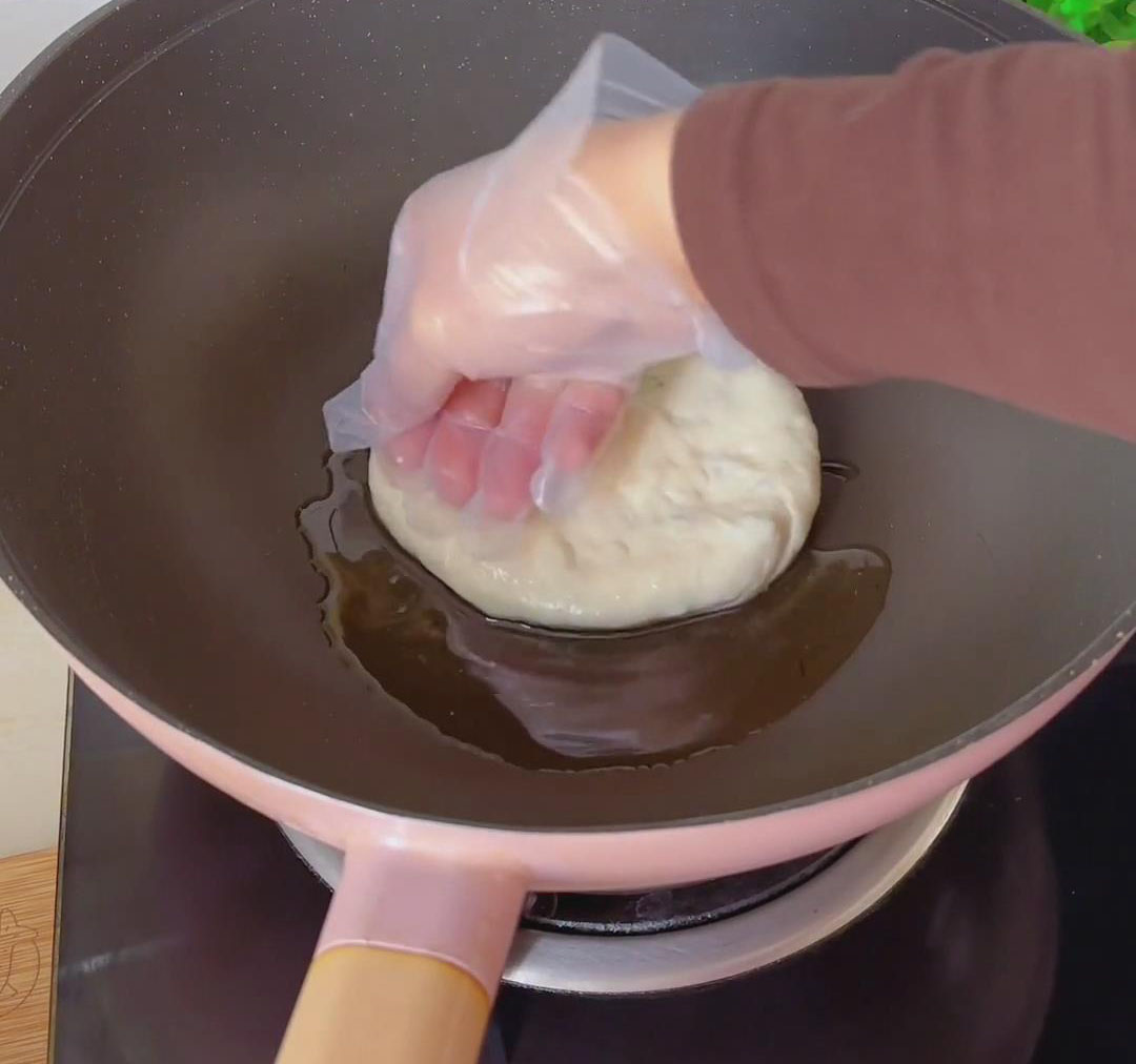 Easy Pan-Fried Chive Buns (No-Knead) - Nana With Chopstick