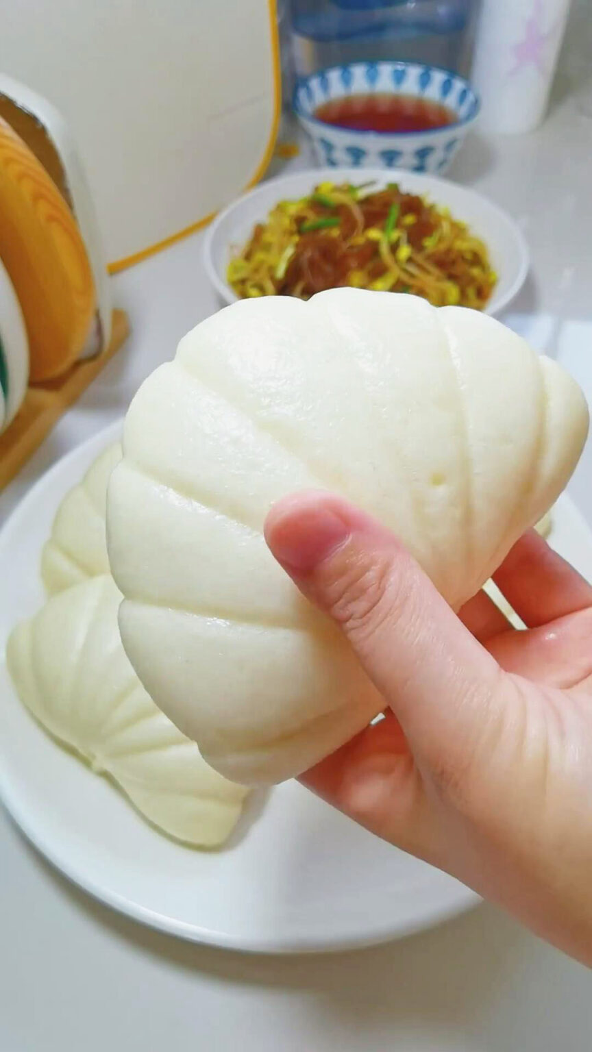 Fluffy Steamed Lotus Leaf Buns - Nana With Chopstick