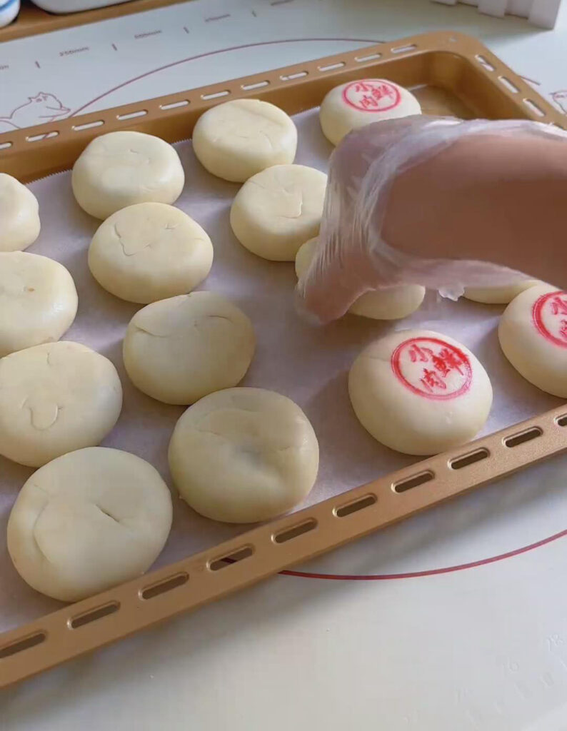 Flaky Suzhou Mooncakes with Savory Pork - Nana With Chopstick