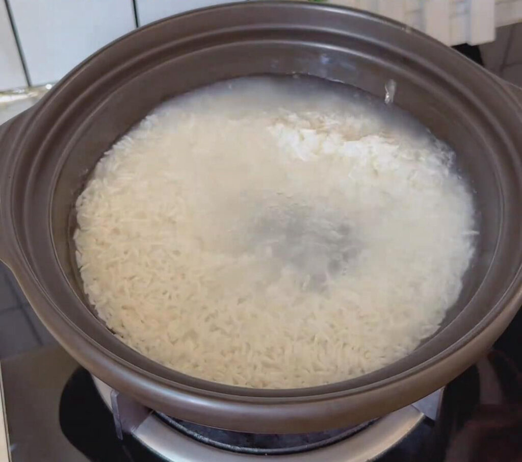 Easy Homemade Clay Pot Rice - Nana With Chopstick