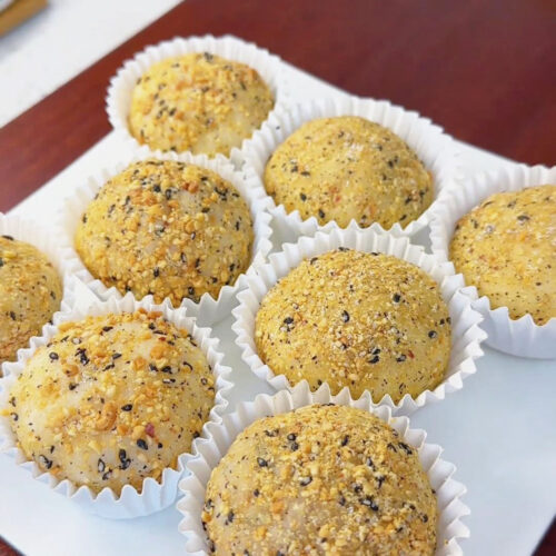 Easy Muah Chee (Chinese Mochi) with Peanut Sesame Filling - Nana With ...