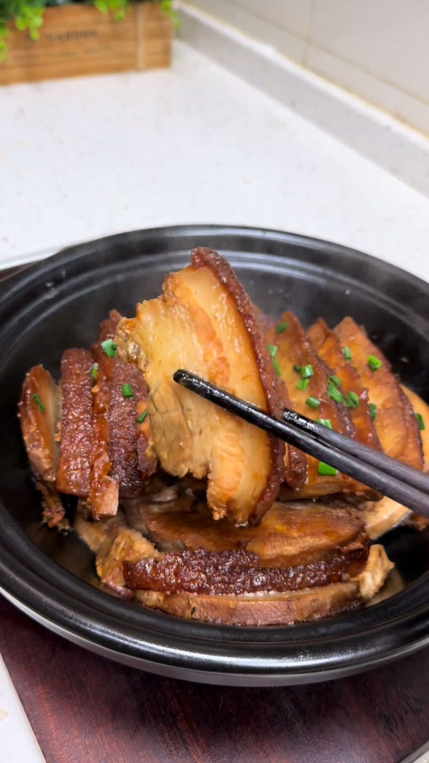 Steamed Pork Belly with Taro (Melt-in-Your-Mouth Chinese Classic ...